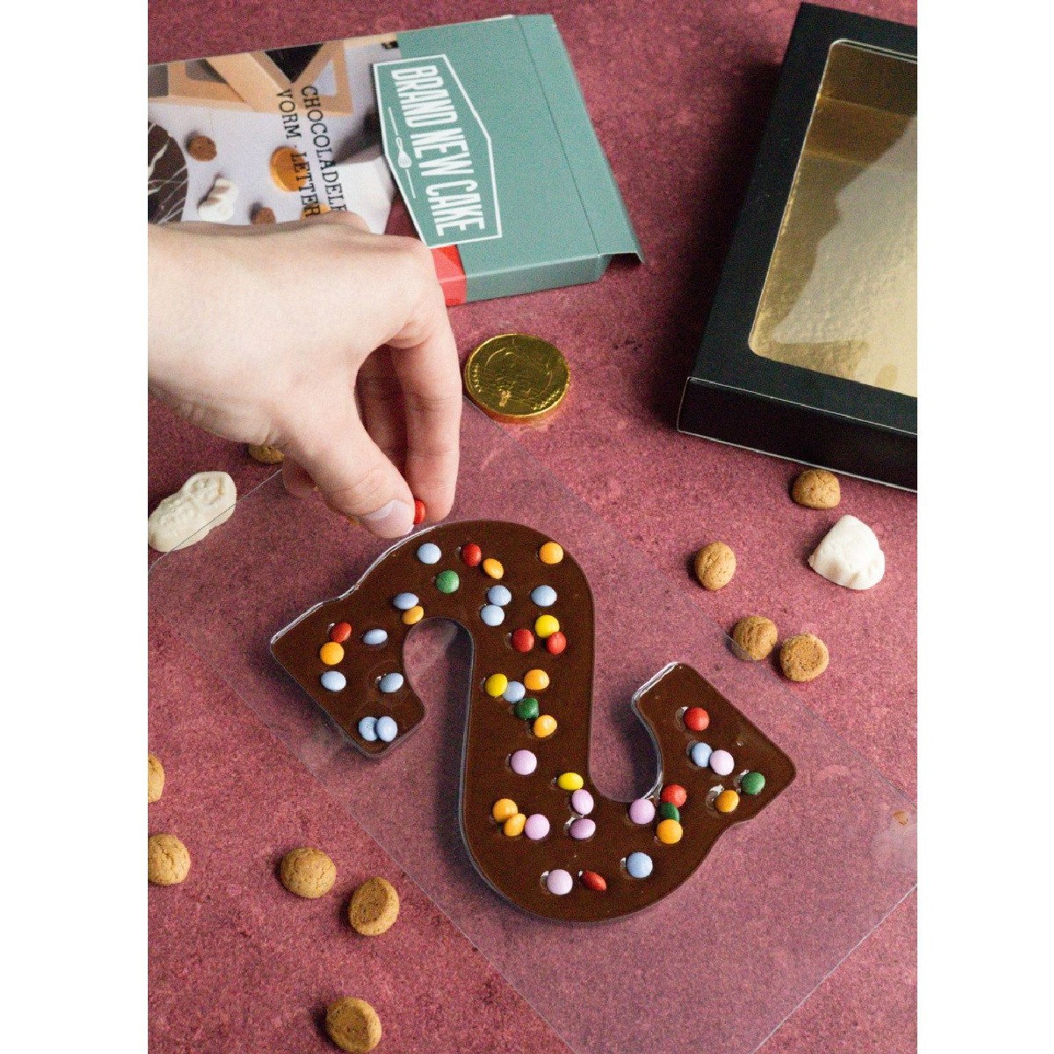 BrandNewCake Chocoladeletter Vorm 150g Letter S – Cooking at home